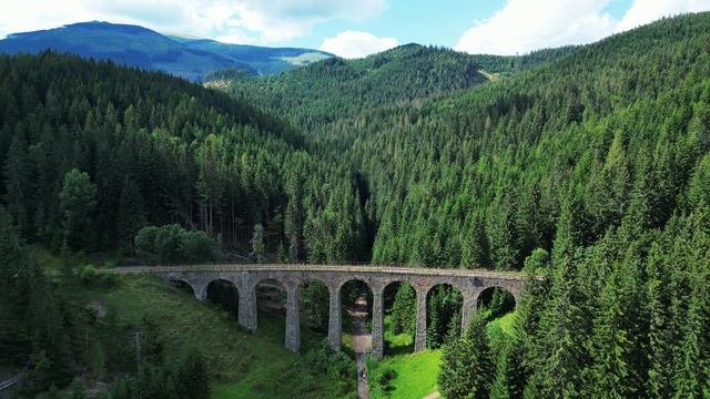 19935237-uhd_3840_2160_30fps