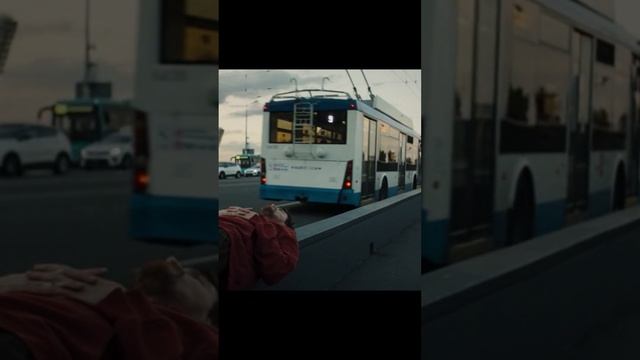 Мы как будто в темноте и как будто мы не те, что как будто мы в дороге  #моменты #сериал2024