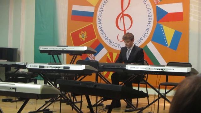 Рус. нар. песня "Я на камушке сижу.", Бетховен. 8 соната, 2 часть.