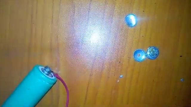 полная версия видео как припаять неодимовый магнит к проводу для зарядки акб 18650 через бмх