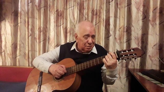 Михаил Кукулевич поёт Булата Окуджаву – "Тьмою здесь всё занавешено..." (Ваше Величество, Женщина)