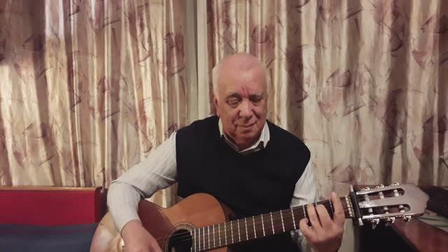 Михаил Кукулевич поёт Булата Окуджаву - "Солнышко сияет..."