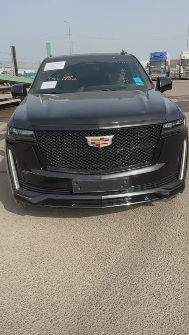 Cadillac Escalade из Кореи прибыл во Владивосток