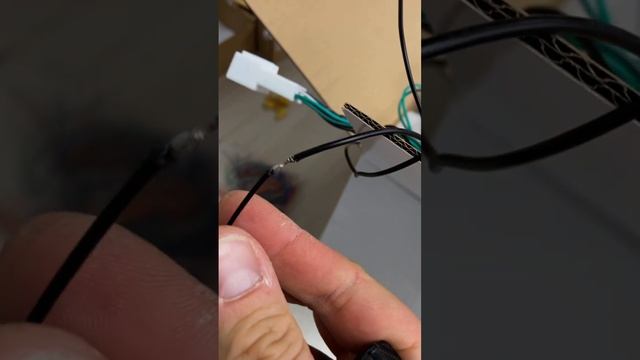 Скрутить два провода пайкой быстро и не громоздко