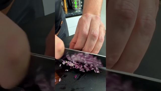 ЛОСОСЬ С КЛУБНИЧНОЙ САЛЬСОЙ