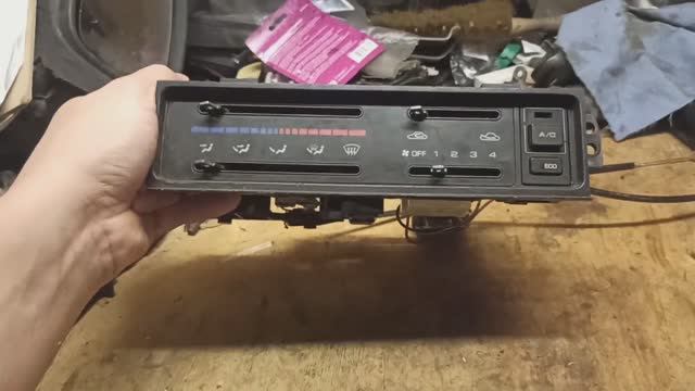 Не работают скоростя печки на мазде 626. Почему не работают скоростя печки на мазде 626 GD 90 года.К