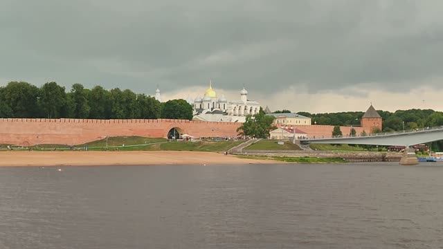 В. Новгород: по Волхову к Ильмень озеру.