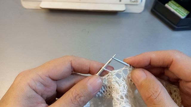 Теплая косынка с пришивными коймами. Часть 4.