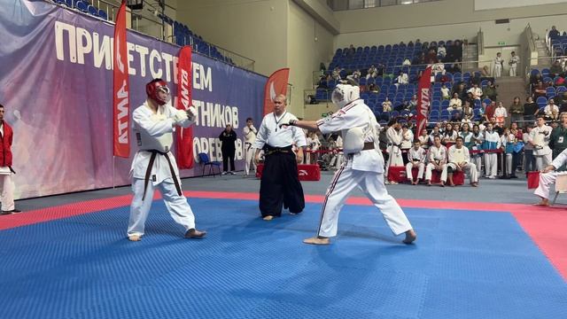 Кубок Anta 2024 17.11.2024 Петр Рыбас (белый шлем) полуфинал