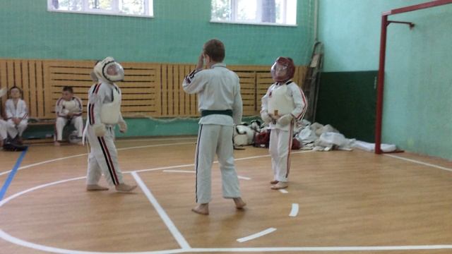 Первенство СК Кунцево 21.05.2014 Петр Рыбас (красный шлем) 2 бой