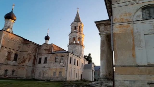 Вечер в монастыре. Новоторжский Борисоглебский монастырь. Торжок. Путешествие по России.