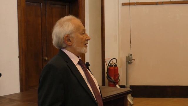 Рубин А.Б. - Биофизика. Часть 1 - 5.Система с распред. параметрами и хаотические процессы в биологии