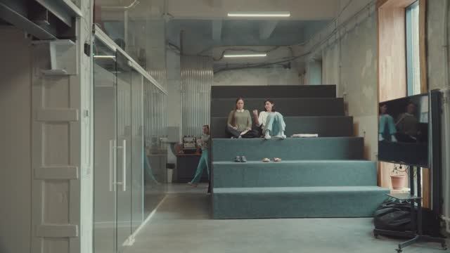 Почему предприниматели нанимают Посифлору и что стоит за красивым интерфейсом