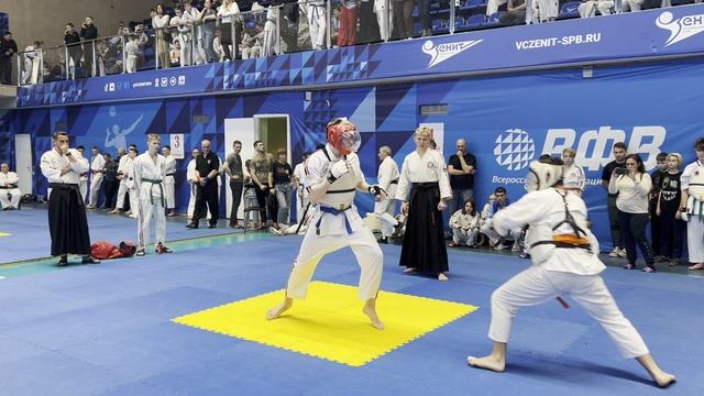 Чемпионат России по косики каратэ до СПБ 22.04.2023 Петр Рыбас (красный шлем с белым бантом) 2 бой