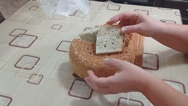 Срубила КАПУСТУ. Пришлось печь ХЛЕБ в МУЛЬТИВАРКЕ. В Баню с приключением.