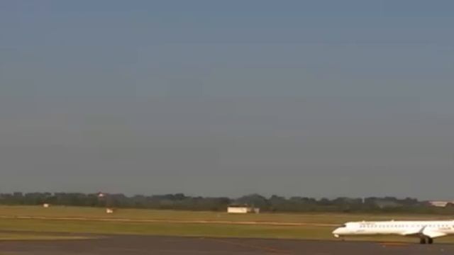 Сигарообразный НЛО в окрестностях аэропорта Дюссельдорфа, Германия, 09.04.2013