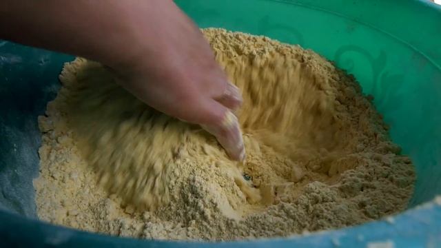 Жизнь в АВАРСКОЙ ДЕРЕВНЕ Дагестана. Традиционный аварский ХЛЕБ и оюнд.