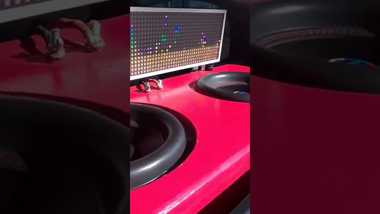 Ход сабвуфера в багажнике автомобиля под Dj Boyko