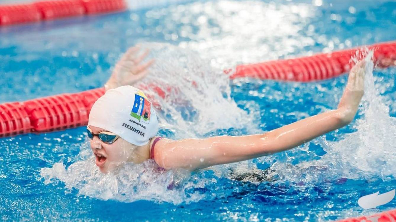 ПЕШИНА Алина и КОЗИЦЫНА Варвара (2012г.р.), 100 в\с (25). (3 и 4 дорожка) 01:04.53\01:06.13