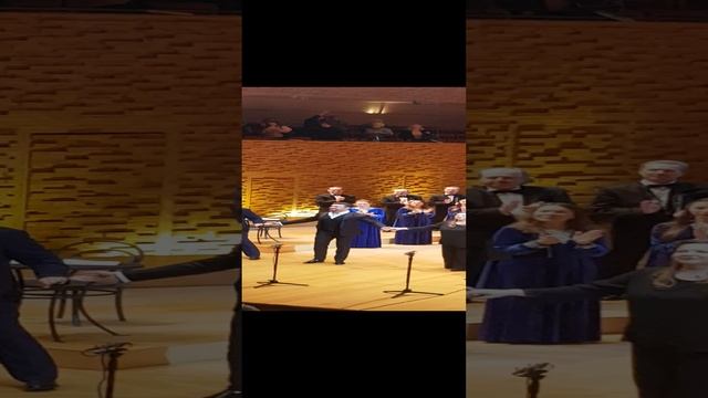 Аплодисменты. Петербургский Камерный хор.