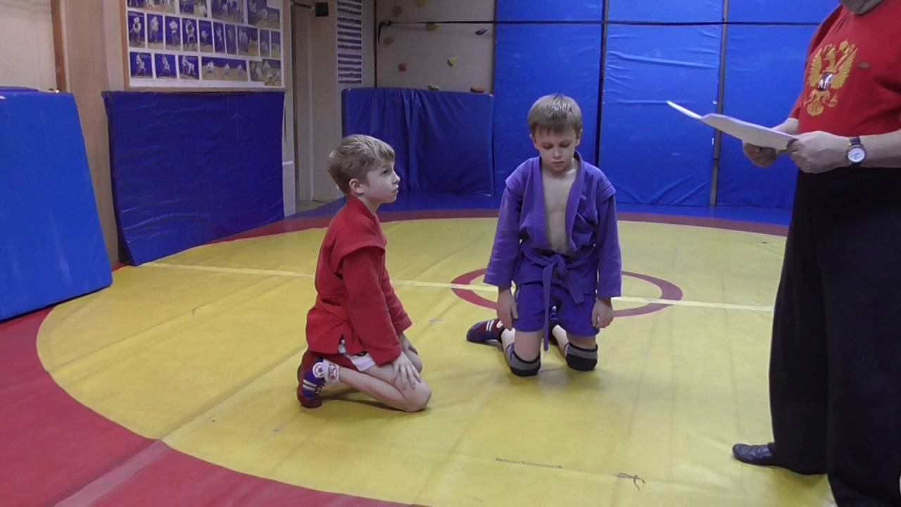 Обратный узел руки ногой