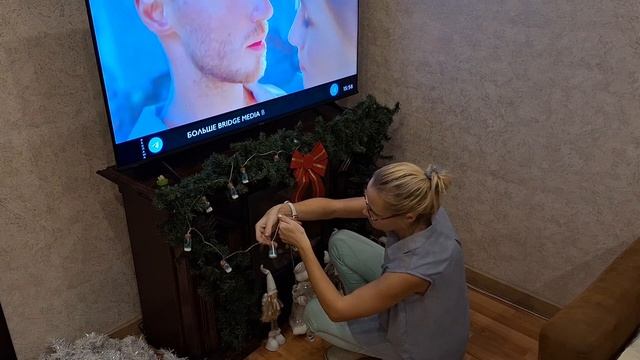 украшаю камин к новому году