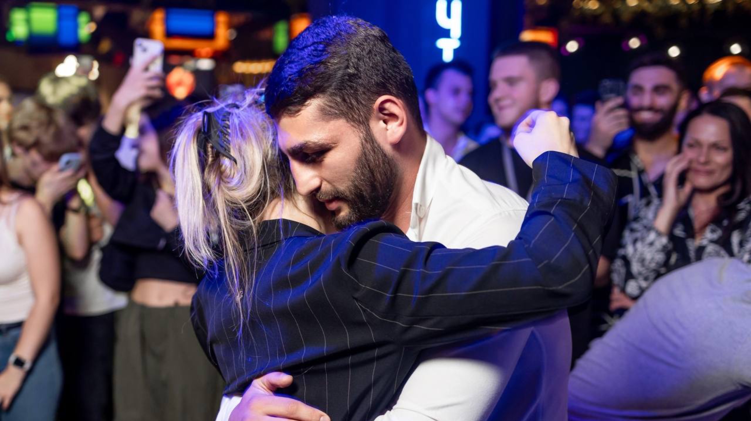 Предложение руки и сердца