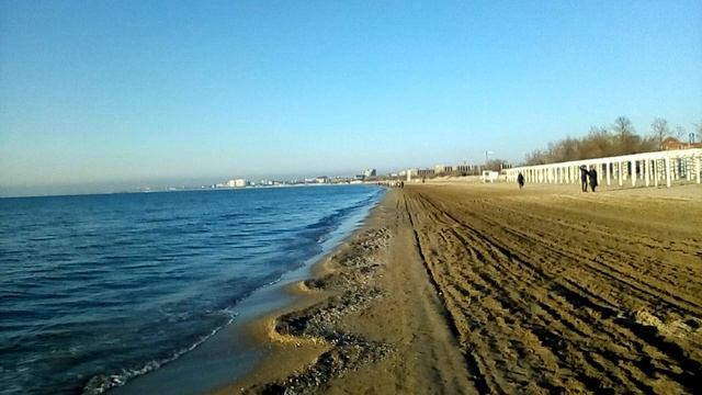 Анапа. Начало декабря.тПляж у гранд- отеля " Анапа".  За несколько дней до выброса мазута.