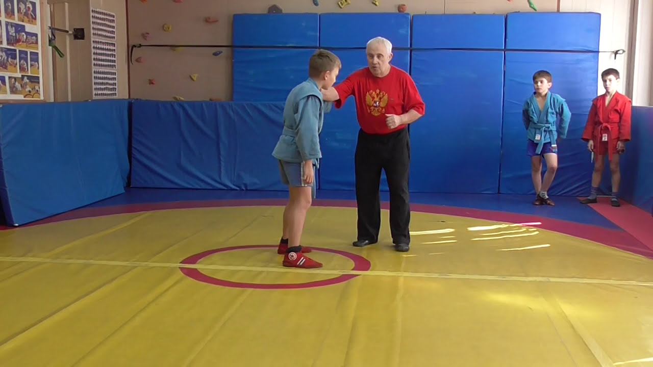 Бросок с захватом бедра изнутри в прыжке