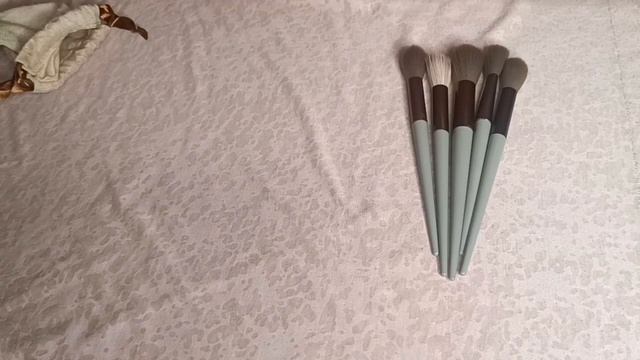 ASMR BRUSHES / WHISPER / АСМР КИСТИ / ШЕПОТ