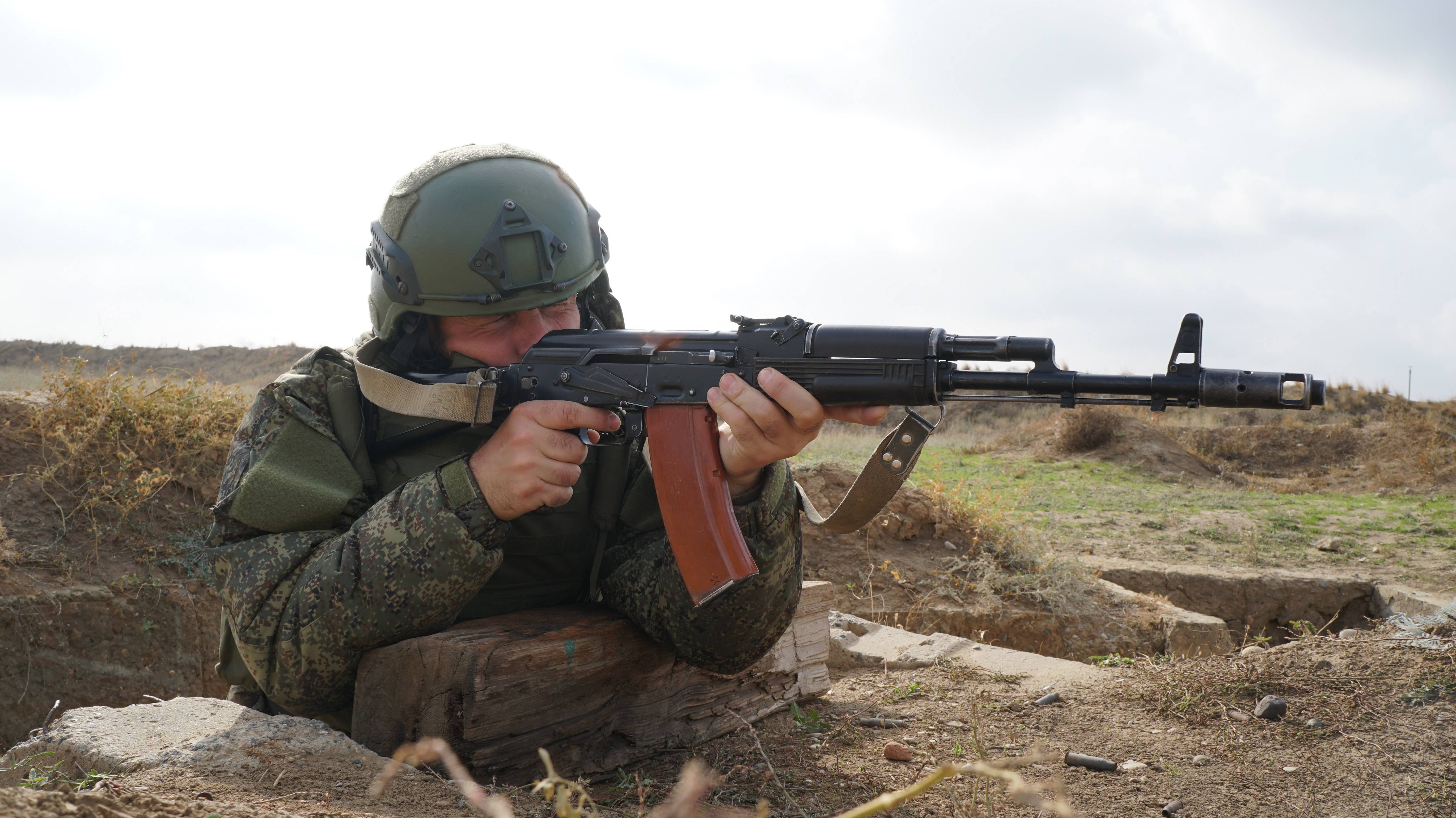 Боевая подготовка военнослужащих ЮВО, заключивших первый контракт с Министерством обороны