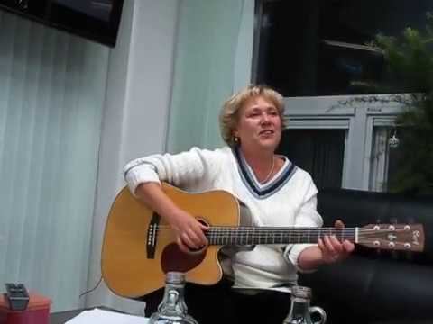 Поёт  Ирина Коротченкова 25 12 2008