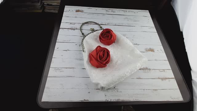 225. Часть вторая платье Одри Белое с красным