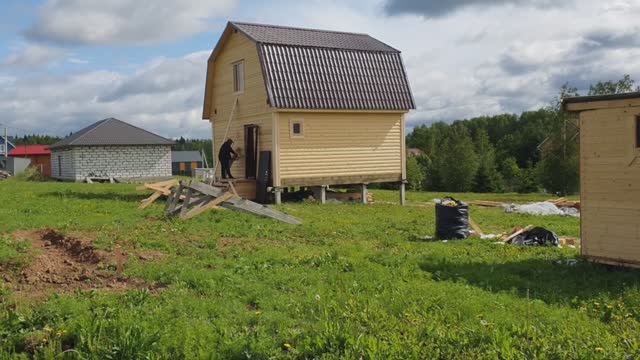 Мы контролируем каждый свой объект - строительство новгородских домов на заказ из бруса под ключ