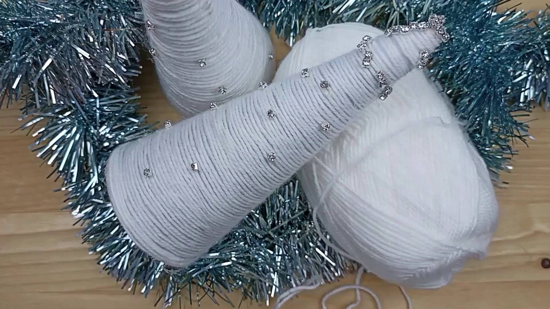 Елочка из пряжи. Простые поделки с детьми