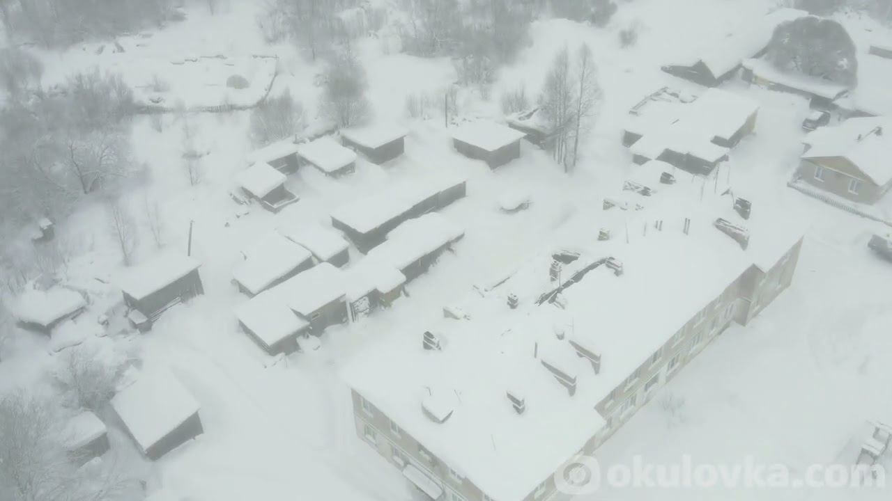 В Окуловке обрушилась кровля многоквартирного жилого дома