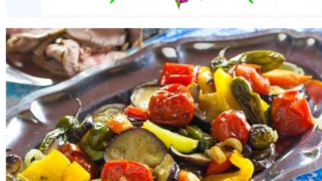 Тушеные кабачки с рисом и овощами