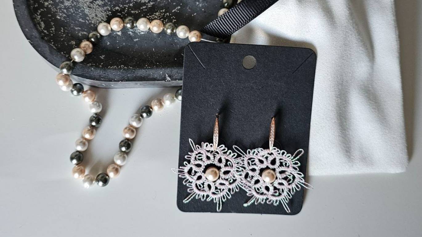 Серьги ручной работы , светящиеся в темноте