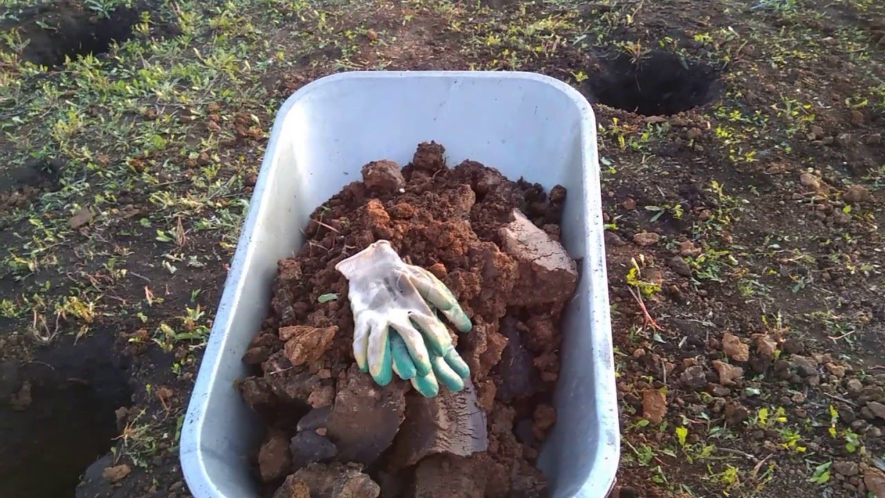 Разметка дома 7. Уборка грунта не успета.