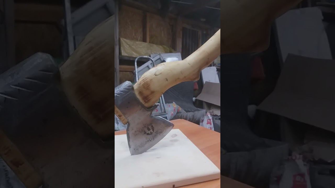 топор он в африке топор