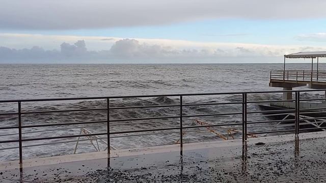 шторм в Алуште 19  ноября 2023 г.