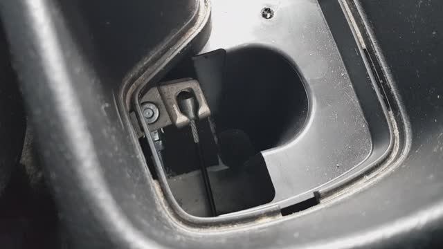 регулировка ручного тормоза КИА РИО3