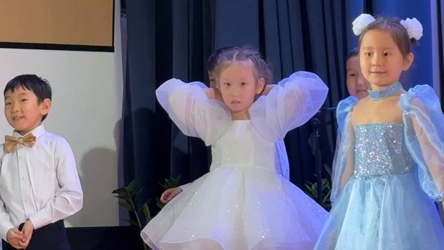 Ийэ кунунэн 1 «а» кылаас э5эрдэлиир. Айыы Кыhата. 18.10.2024 с.