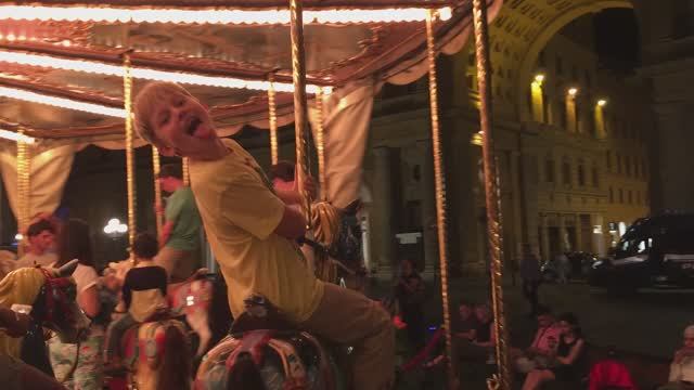 На карусели во Флоренции. 2016