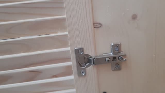 установить мебельные петли