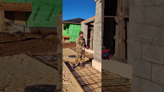 Теплая отмостка к дому
#ПравильноСтроить34