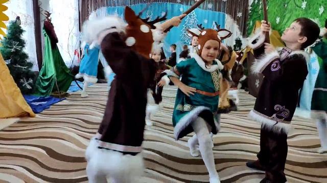 Эвенкийский танец  "Погонщики и олени"
