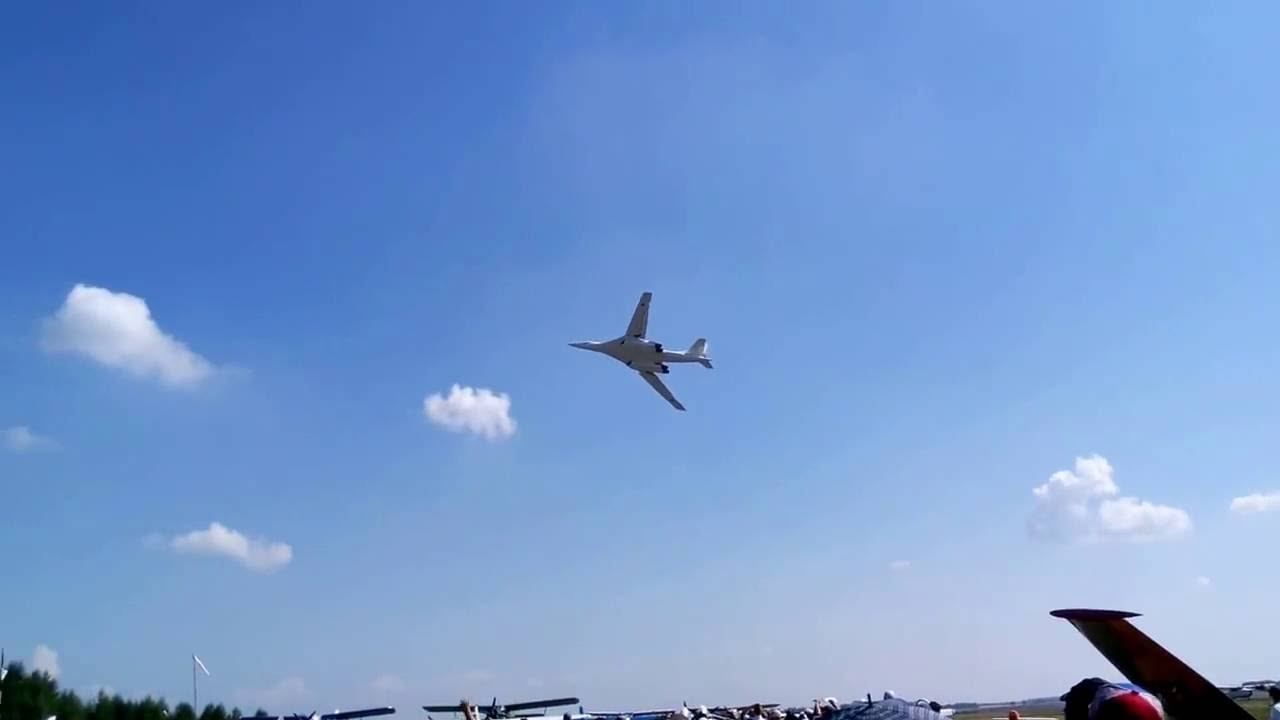 Авиашоу "Я выбираю небо", 12.08.16, Куркачи. Проход Ту-160 над взлетным полем.