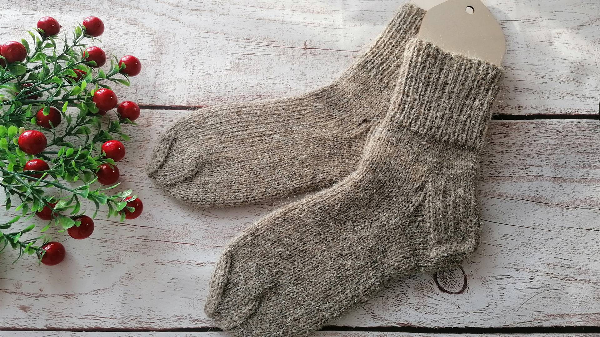 Самые простые носочки бабушкиным способом с укрепленной пяткой на чулочных спицах/ Подробный МК