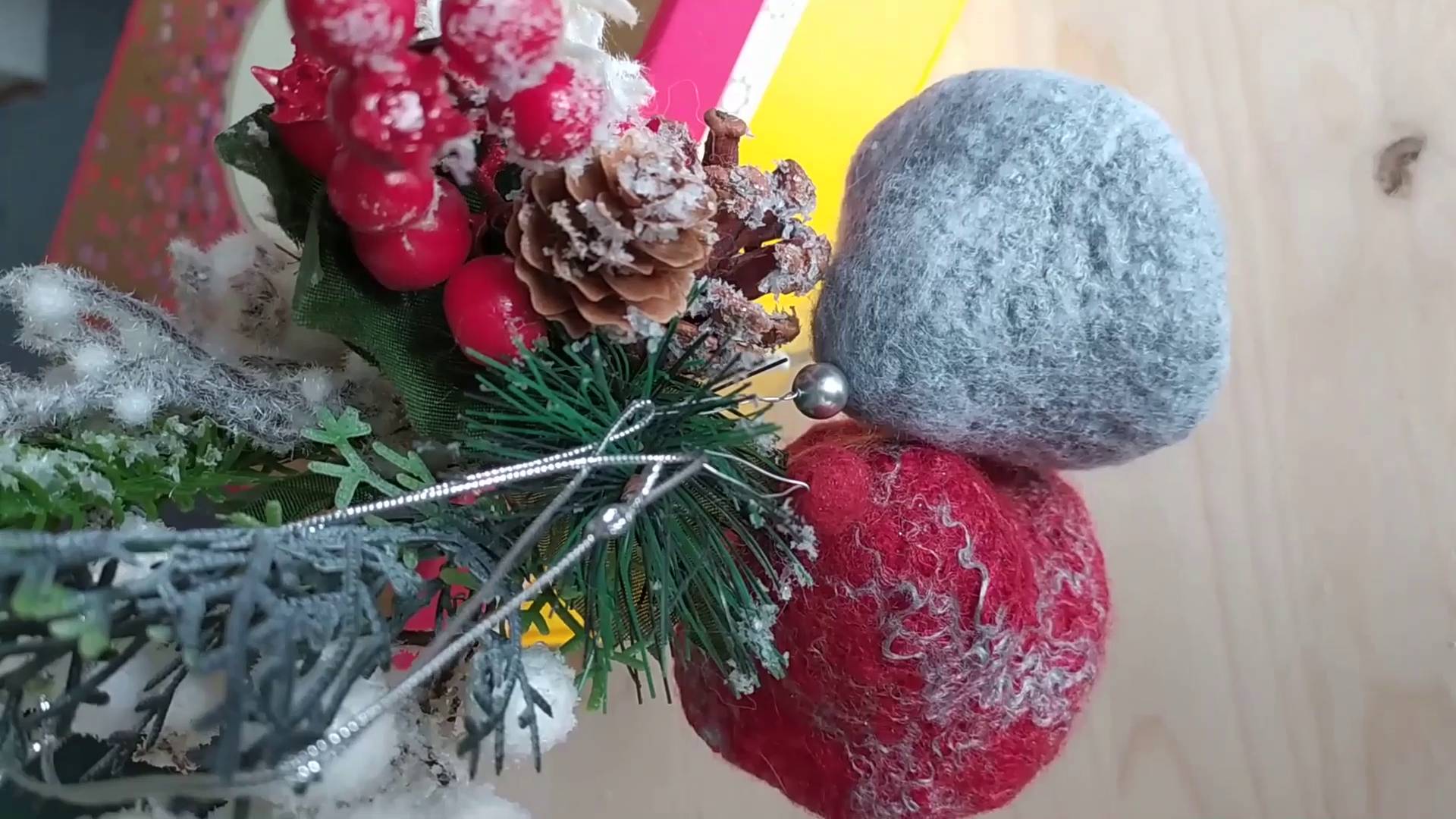 Пошаговый видеоурок для начинающих: как сделать колокольчик на елку. Учимся вместе с детьми